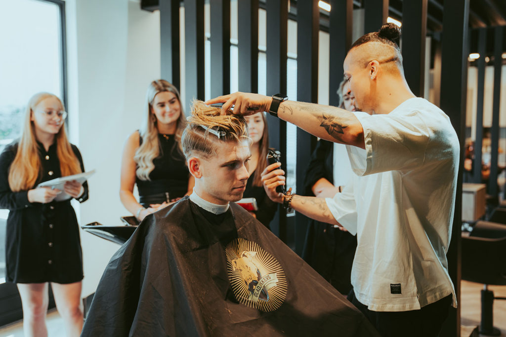 Hey kapper! – volg dé barber opleiding bij Barber College - #1 opleider!